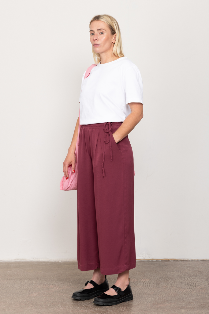 Raspberry cropped trousers – Buffet Clothing